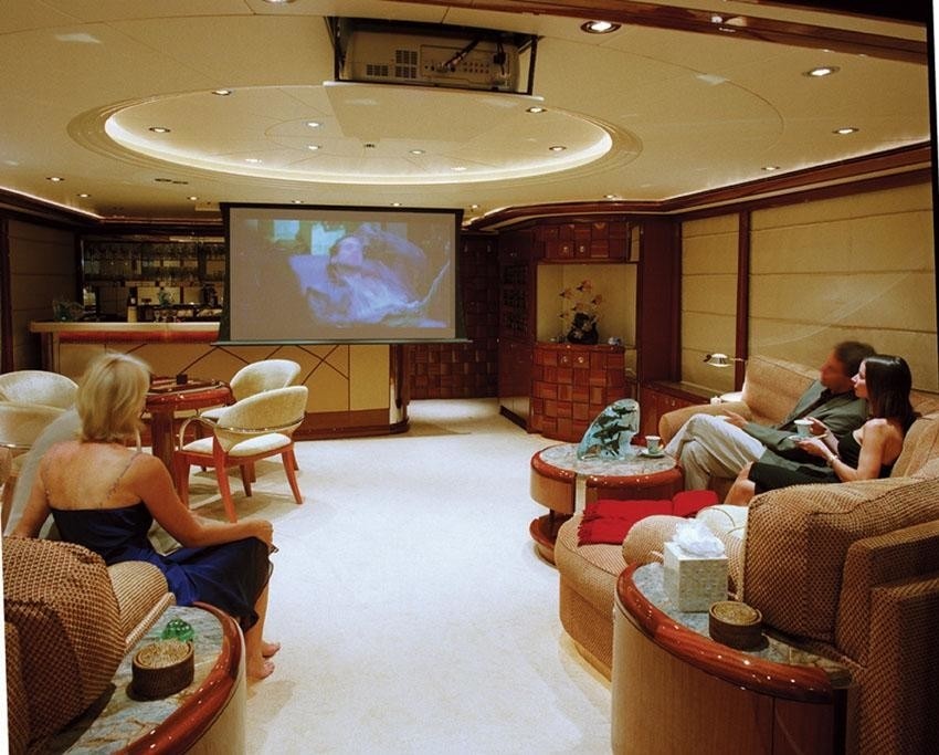 Yacht AMICA MEA, Hakvoort | CHARTERWORLD Luxury Superyacht Charters